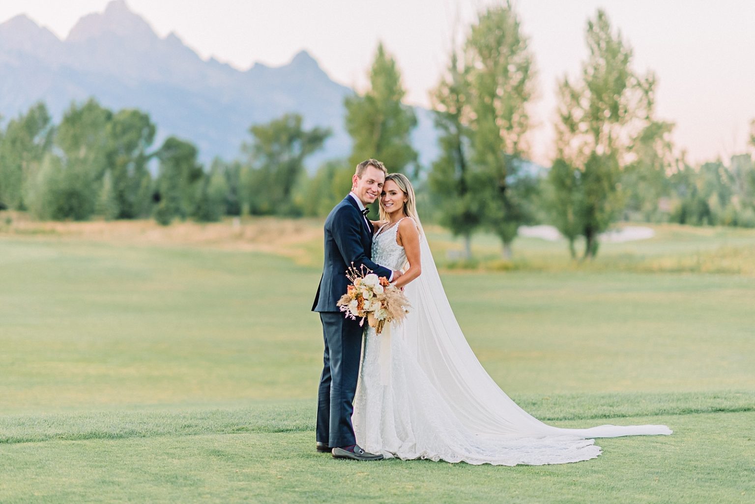 Fall Jackson Hole Golf & Tennis Club Wedding - Janelle & Co Photo