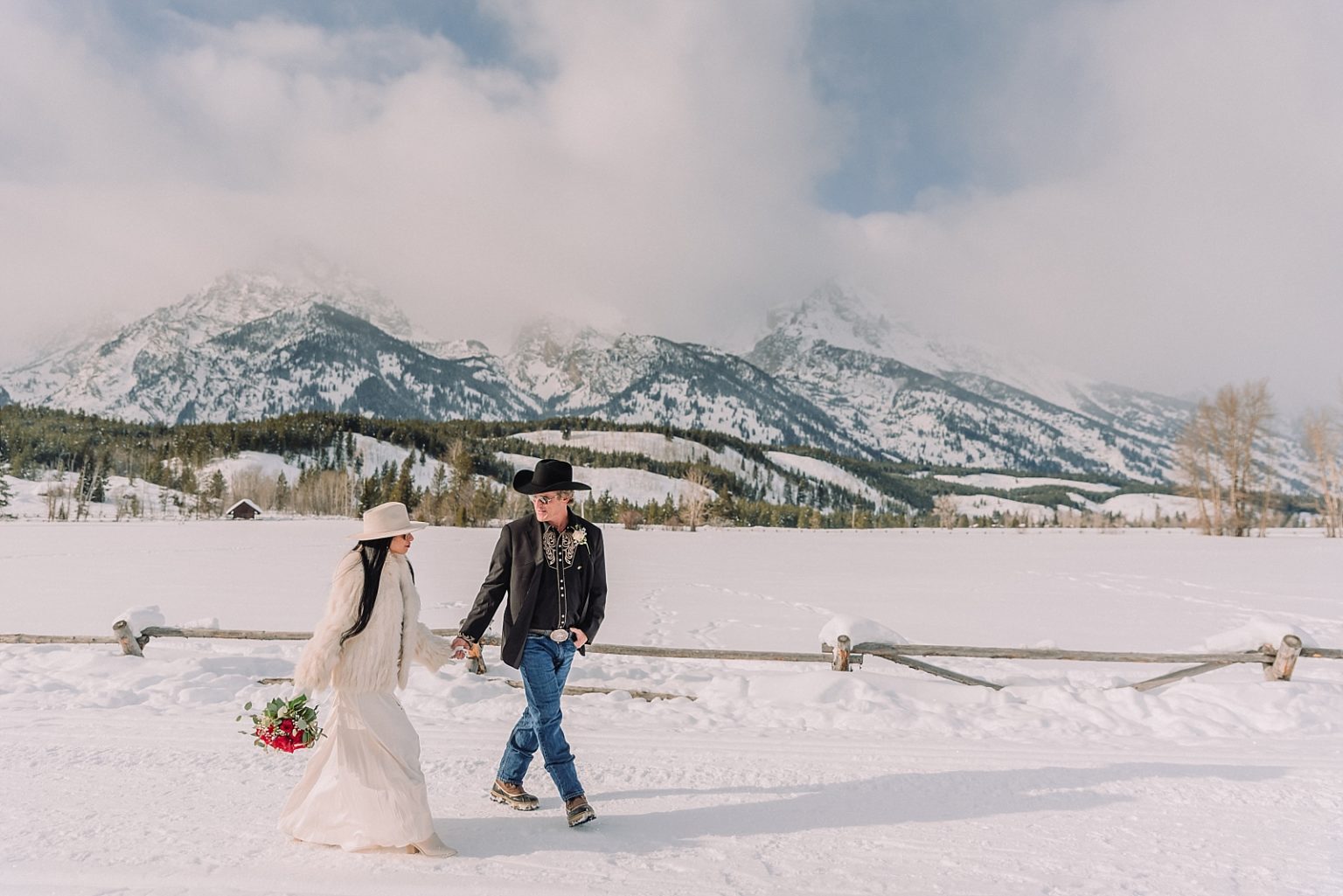 Wyoming Winter Weddings - Jackson Hole Elopement - Janelle & Co Photo