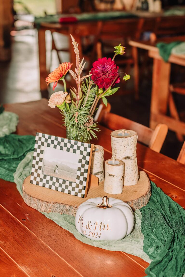 Fall Snake River Meadow Wedding In Idaho - Janelle & Co Photo